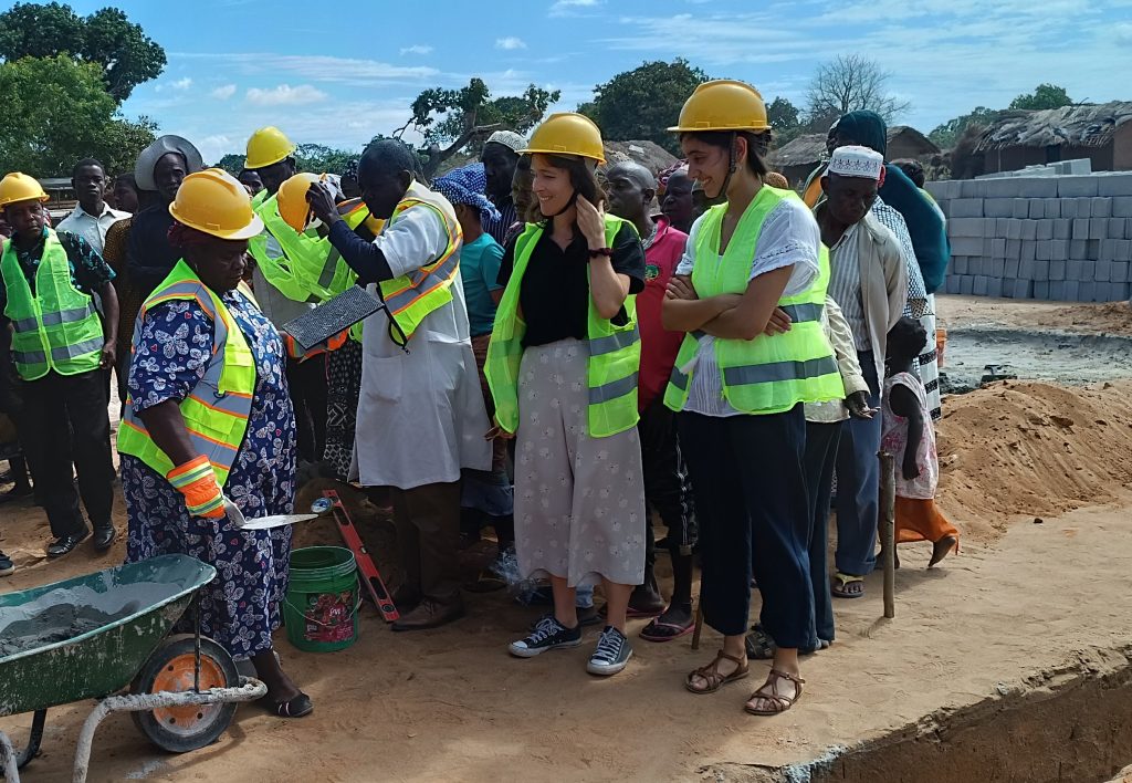 MUNICÍPIO DE MONAPO LANÇA A PRIMEIRA PEDRA PARA CONSTRUÇÃO ESCOLA ...